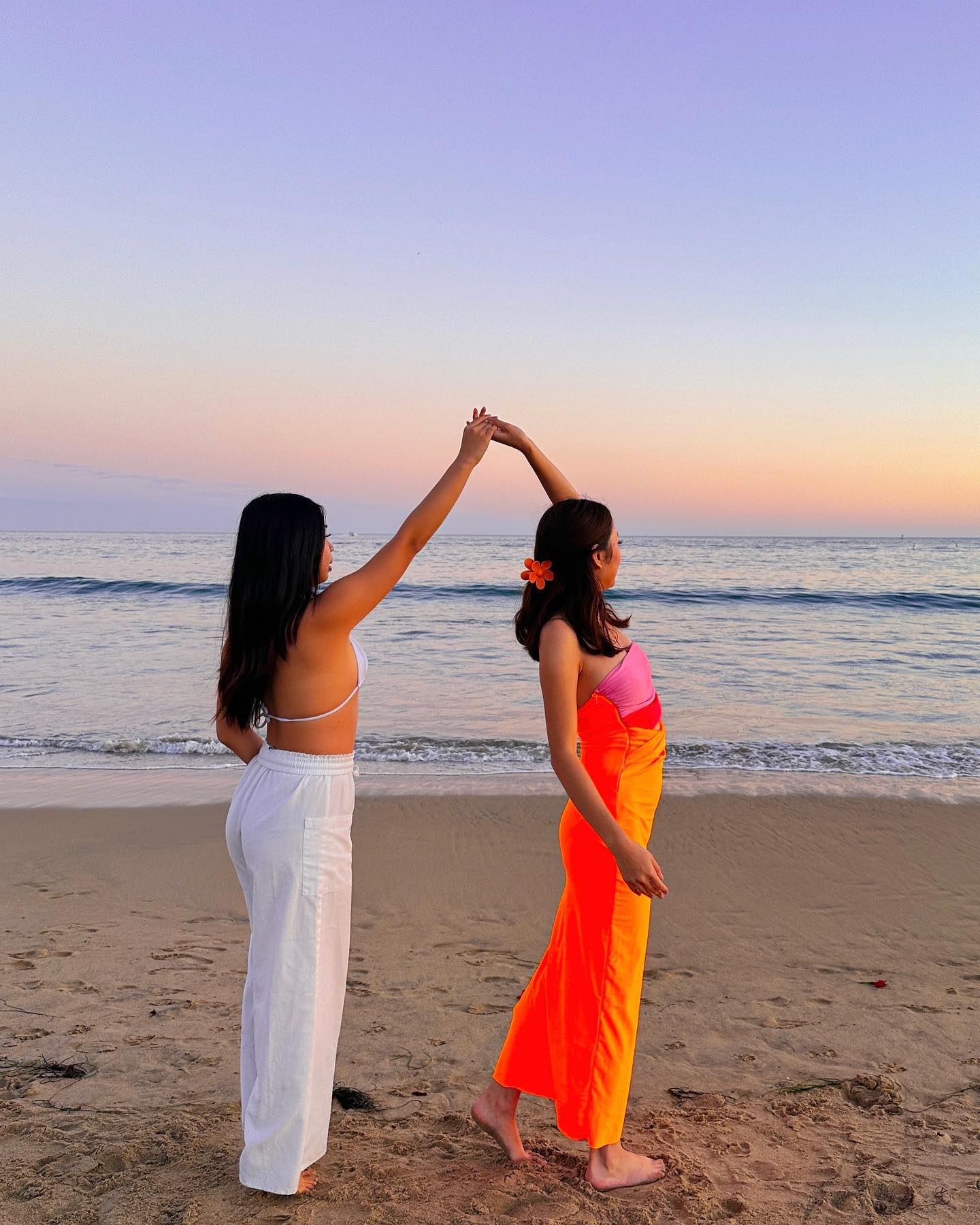 Emmiolgal | Y2K & Vintage Aesthetic Fashion | Dancing at sunset ...
